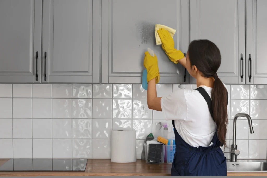 What Does Move-Out Cleaning Include? | CRmaids Checklist